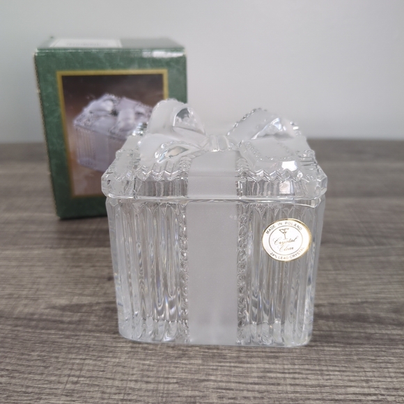 Other | Vintage Lead Crystal Trinket Box W Frosted Glass And Lid ...